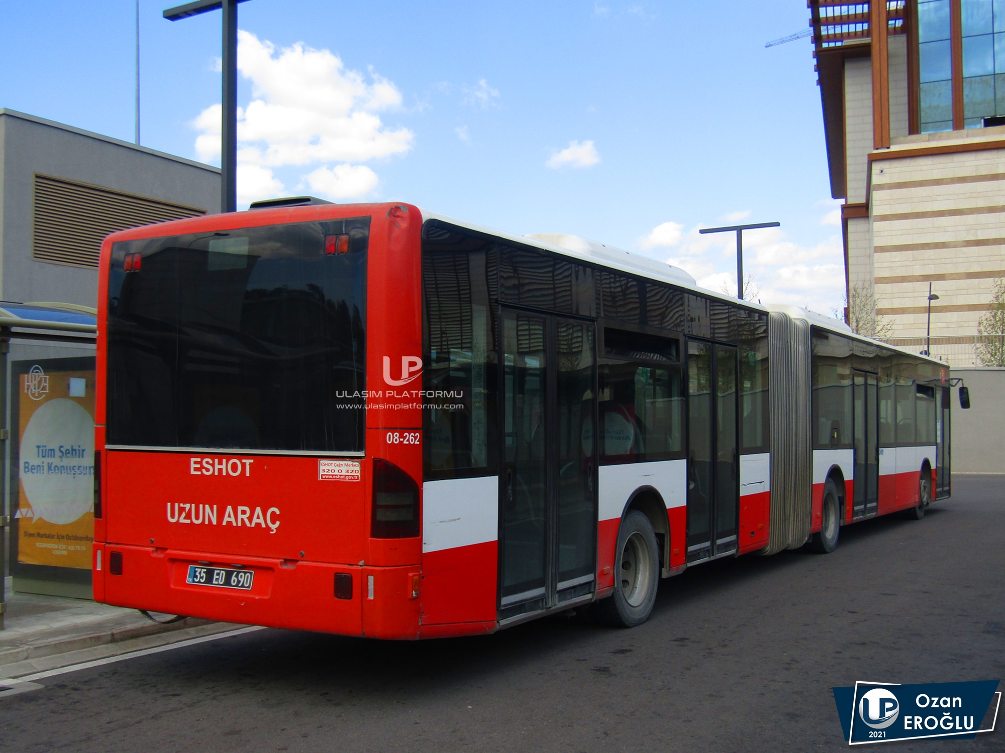 ESHOT | Mercedes-Benz Conecto